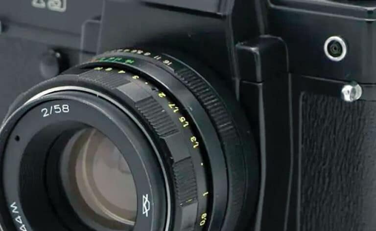 Zenit-19 - Soviet Cameras